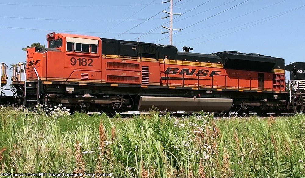 BNSF 9182